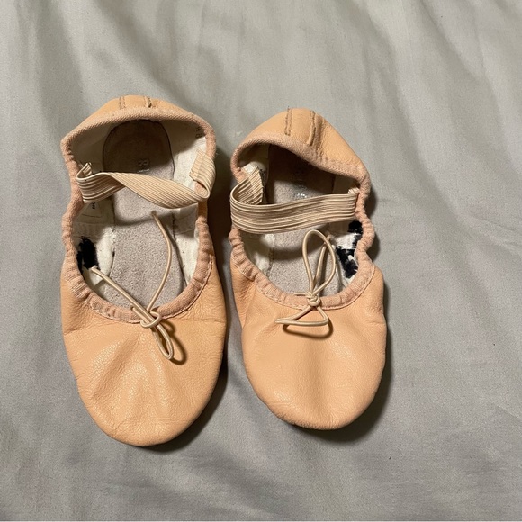 Bloch | Shoes | Bloch Full Sole Leather Pink Ballet Shoe Size 5 | Poshmark